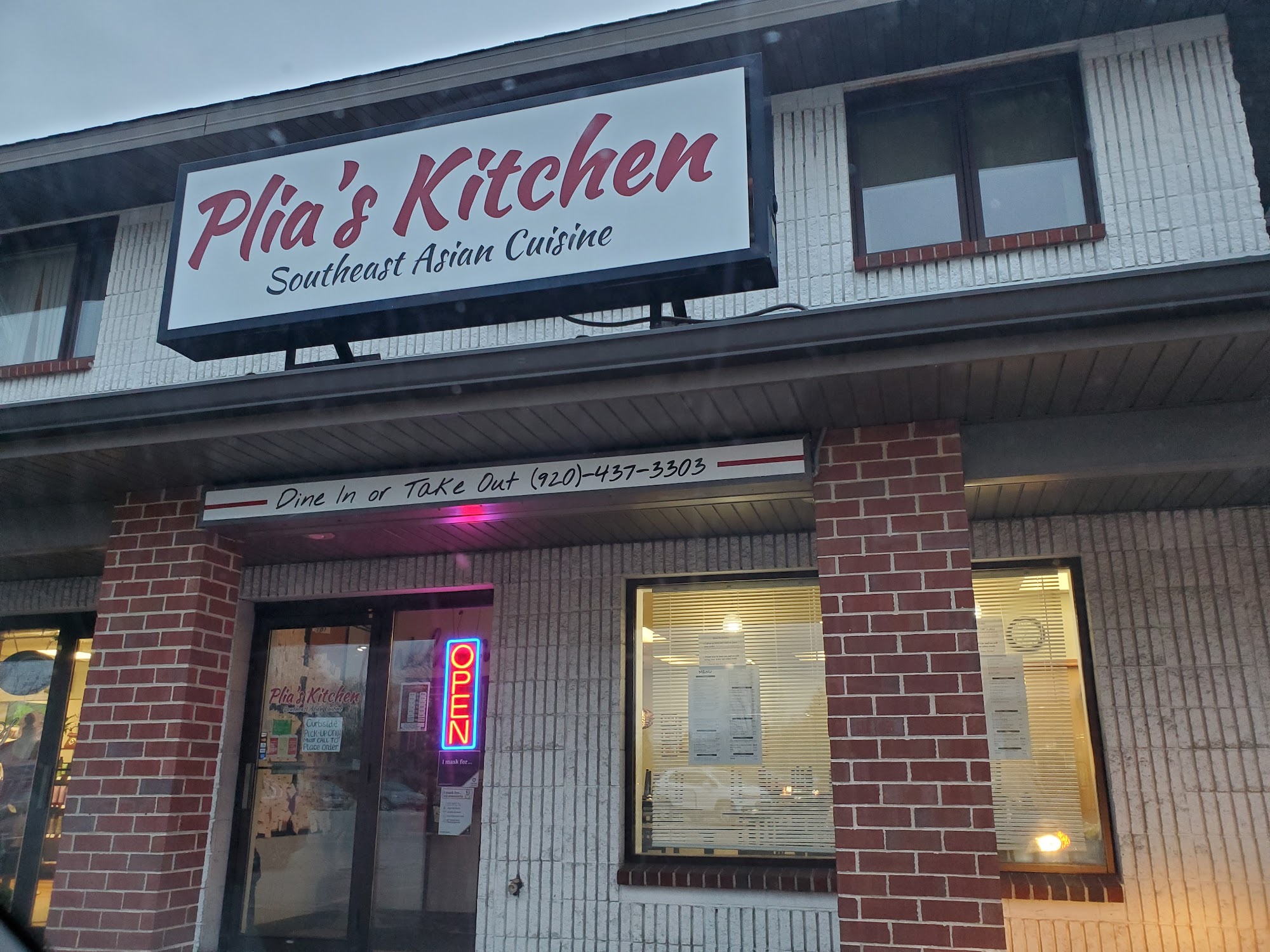 Plia's Kitchen - Southeast Asian restaurant in Green Bay - Website